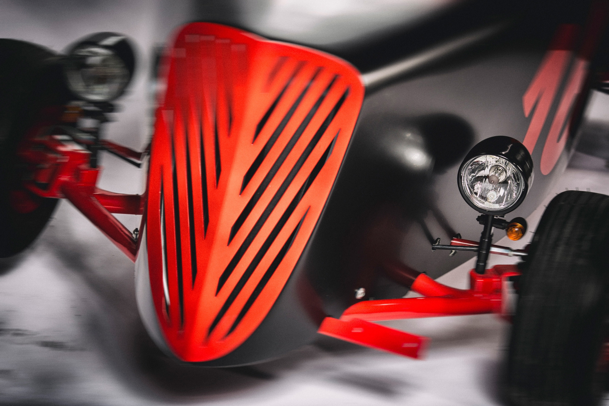 Einzigartiges mit Stil: WENCKSTERN© Roadster Red Sixteen bei UNIKATOO