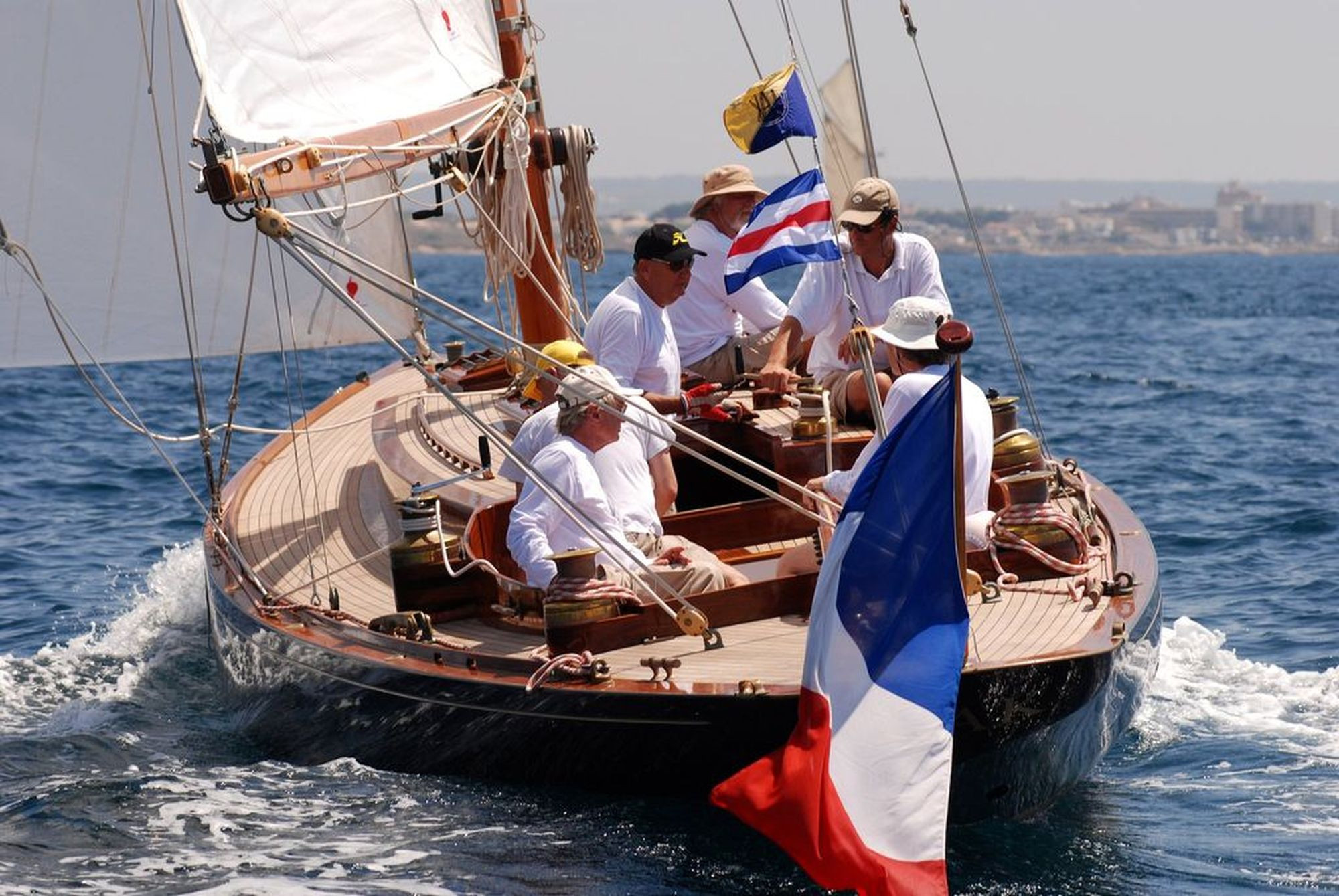 Einzigartiges mit Stil: 46' André Mauric Sloop LAK II bei UNIKATOO