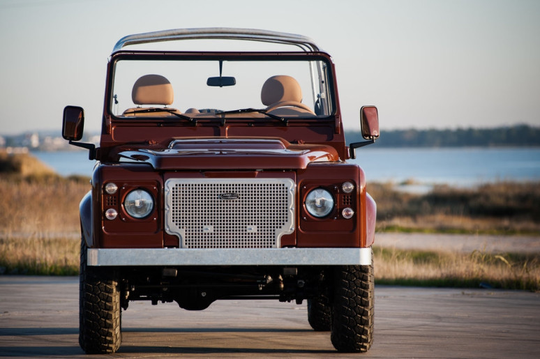 Einzigartiges mit Stil: LAND ROVER Defender 90 BROWN bei UNIKATOO